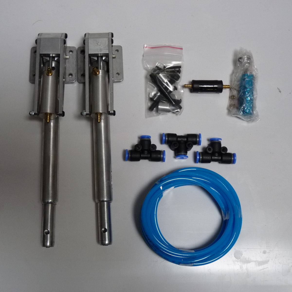 120 Scale Retracts from Blackhorse W/ Oleo Legs – Sussex Model Centre